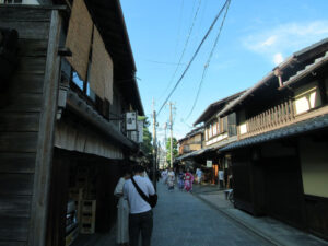 7 Day Kyoto Fall Itinerary for Your First Visit - Passport by Design